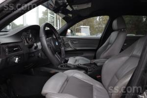 Black BMW 320 2009 in Riga, with an engine capacity of 2.00 L and mileage of 383 thousand km for 2995 €, photo 9 on AUTOMOTO.COM.LV