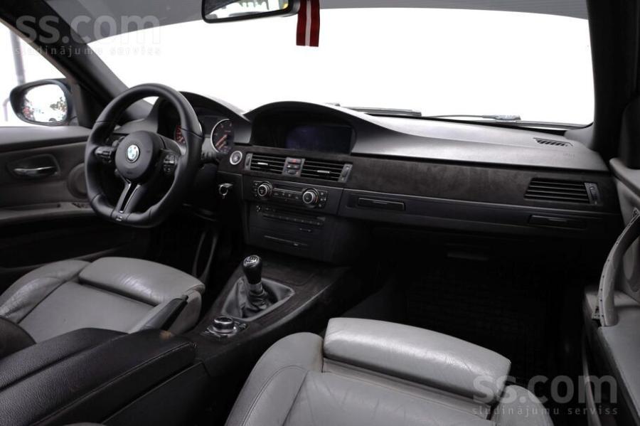 Black BMW 320 2009 in Riga, with an engine capacity of 2.00 L and mileage of 383 thousand km for 2995 €, photo 10 on AUTOMOTO.COM.LV