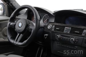 Black BMW 320 2009 in Riga, with an engine capacity of 2.00 L and mileage of 383 thousand km for 2995 €, photo 11 on AUTOMOTO.COM.LV