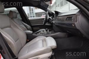 Black BMW 320 2009 in Riga, with an engine capacity of 2.00 L and mileage of 383 thousand km for 2995 €, photo 12 on AUTOMOTO.COM.LV