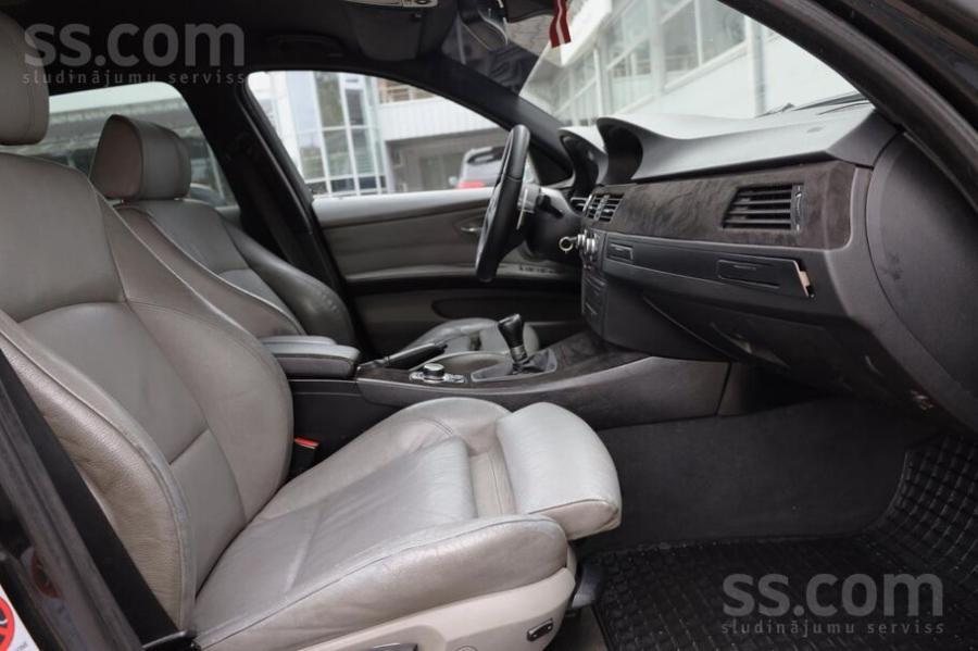 Black BMW 320 2009 in Riga, with an engine capacity of 2.00 L and mileage of 383 thousand km for 2995 €, photo 12 on AUTOMOTO.COM.LV