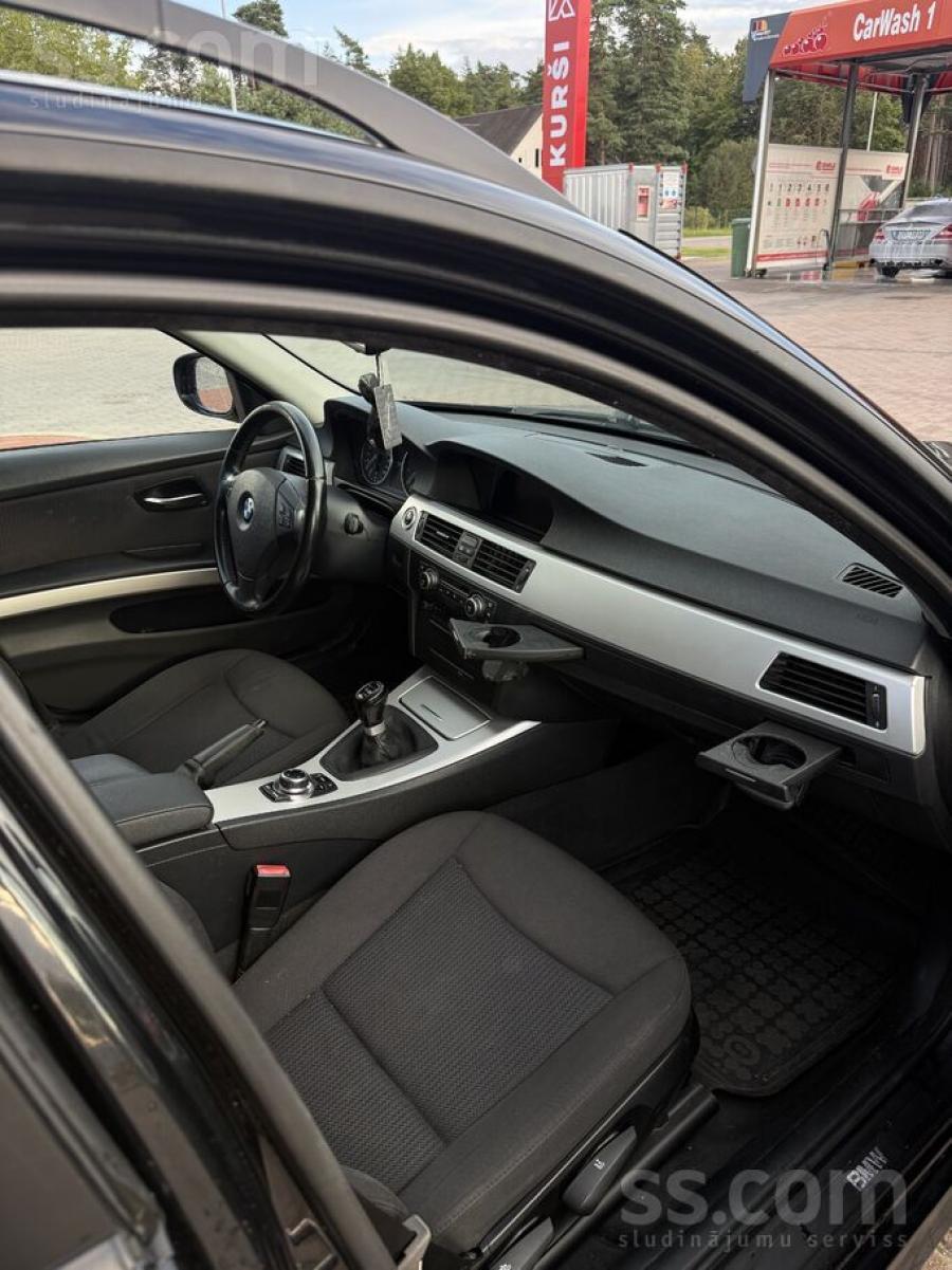 Black BMW 320 2009 in Riga, with an engine capacity of 2.00 L and mileage of 252 thousand km for 2300 €, photo 7 on AUTOMOTO.COM.LV