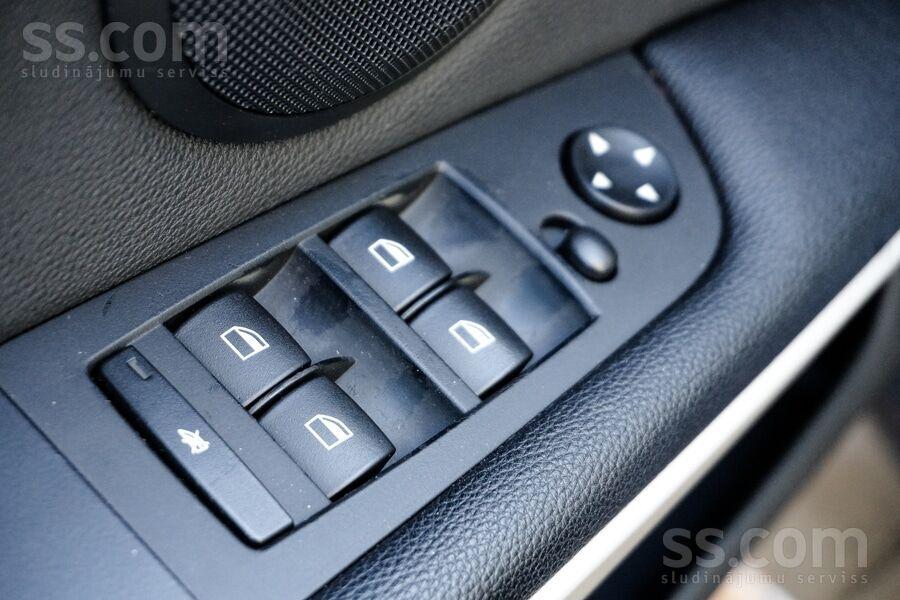 Melns BMW 320 2009 Rīga, ar dzinēja tilpumu 2.00 L un nobraukumu 323 tūkst. km par 4290 €, foto 8 vietnē AUTOMOTO.COM.LV