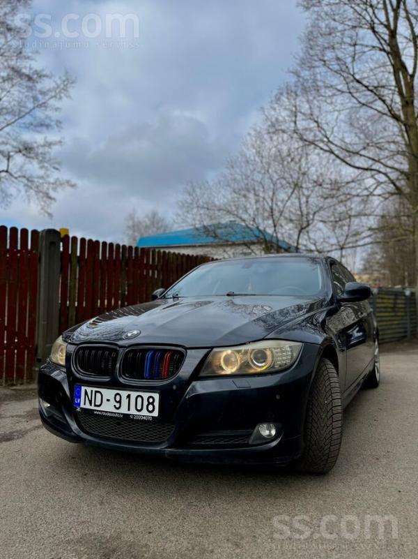 БМВ 320 2009 в Рига на AUTOMOTO.COM.LV Черный БМВ 320 2009 в Рига, объемом двигателя 2.00 л и пробегом 448 тыс. км за 3550 €, фото 3 на AUTOMOTO.COM.LV
