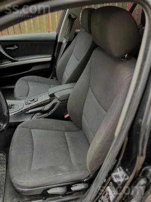 Melns BMW 320 2009 Rīga, ar dzinēja tilpumu 2.00 L un nobraukumu 448 tūkst. km par 3550 €, foto 9 vietnē AUTOMOTO.COM.LV