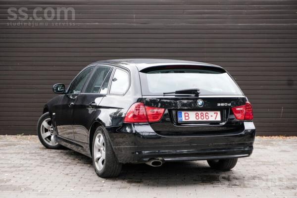БМВ 320 2009 в Рига на AUTOMOTO.COM.LV Черный БМВ 320 2009 в Рига, объемом двигателя 2.00 л и пробегом 283 тыс. км за 4990 €, фото 5 на AUTOMOTO.COM.LV