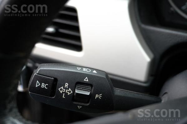 БМВ 320 2009 в Рига на AUTOMOTO.COM.LV Черный БМВ 320 2009 в Рига, объемом двигателя 2.00 л и пробегом 283 тыс. км за 4990 €, фото 9 на AUTOMOTO.COM.LV