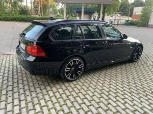 Black BMW 320 2010 in Jurmala, with an engine capacity of 2.00 L and mileage of 36 thousand km for 2500 €, photo 4 on AUTOMOTO.COM.LV
