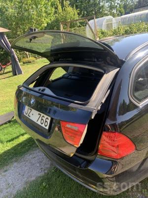 Black BMW 320 2010 in Jurmala, with an engine capacity of 2.00 L and mileage of 36 thousand km for 2500 €, photo 9 on AUTOMOTO.COM.LV