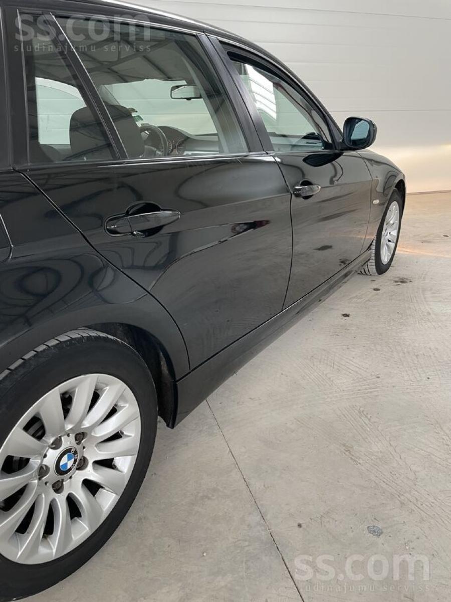 Black BMW 320 2010 in Balvi, with an engine capacity of 2.00 L and mileage of 330 thousand km for 2999 €, photo 7 on AUTOMOTO.COM.LV
