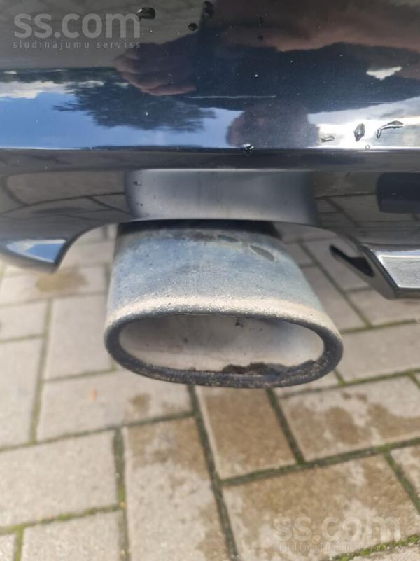 Black BMW 320 2010 in Riga, with an engine capacity of 2.00 L and mileage of 367 thousand km for 5000 €, photo 11 on AUTOMOTO.COM.LV