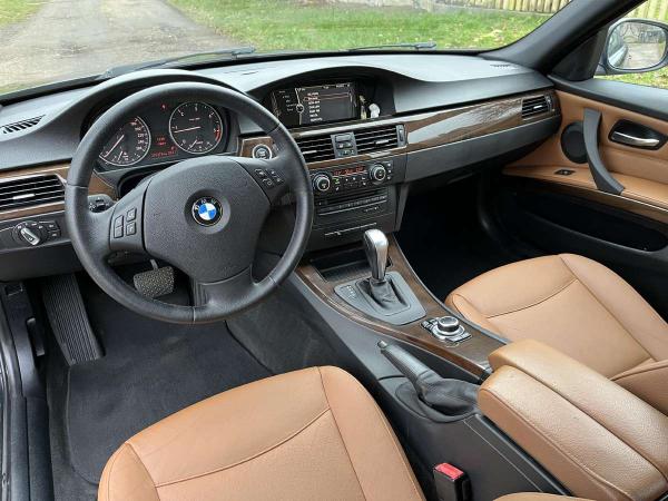 Melns BMW 320 2010 Kauņa, ar dzinēja tilpumu 2.00 L un nobraukumu 275 tūkst. km par 4750 €, foto 9 vietnē AUTOMOTO.COM.LV