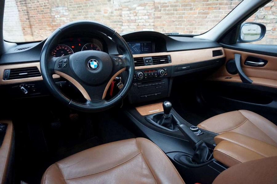 Melns BMW 320 2010 Kėdainiai, ar dzinēja tilpumu 2.00 L un nobraukumu 238 tūkst. km par 4999 €, foto 12 vietnē AUTOMOTO.COM.LV