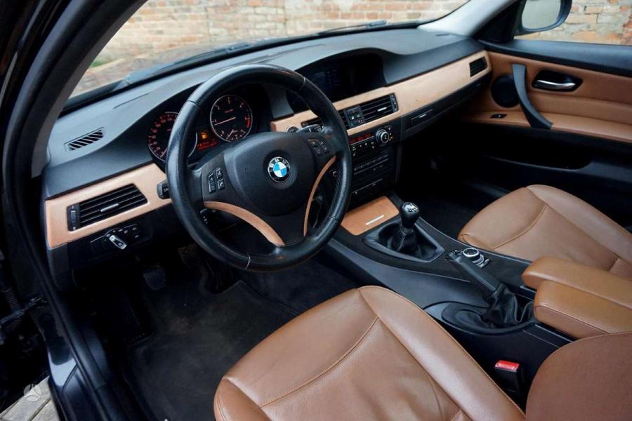 Melns BMW 320 2010 Kėdainiai, ar dzinēja tilpumu 2.00 L un nobraukumu 238 tūkst. km par 4999 €, foto 13 vietnē AUTOMOTO.COM.LV
