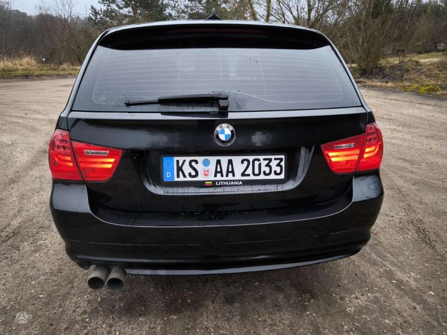 Melns BMW 320 2010 Utena, ar dzinēja tilpumu 2.00 L un nobraukumu 281 tūkst. km par 4900 €, foto 2 vietnē AUTOMOTO.COM.LV