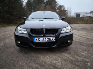 Melns BMW 320 2010 Utena, ar dzinēja tilpumu 2.00 L un nobraukumu 281 tūkst. km par 4900 €, foto 10 vietnē AUTOMOTO.COM.LV