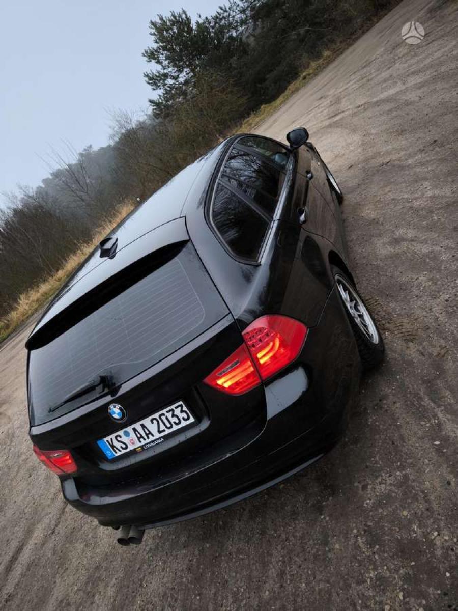 Melns BMW 320 2010 Utena, ar dzinēja tilpumu 2.00 L un nobraukumu 281 tūkst. km par 4900 €, foto 14 vietnē AUTOMOTO.COM.LV