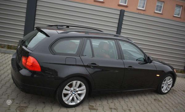Melns BMW 320 2010 Klaipėda, ar dzinēja tilpumu 2.00 L un nobraukumu 210 tūkst. km par 5650 €, foto 3 vietnē AUTOMOTO.COM.LV