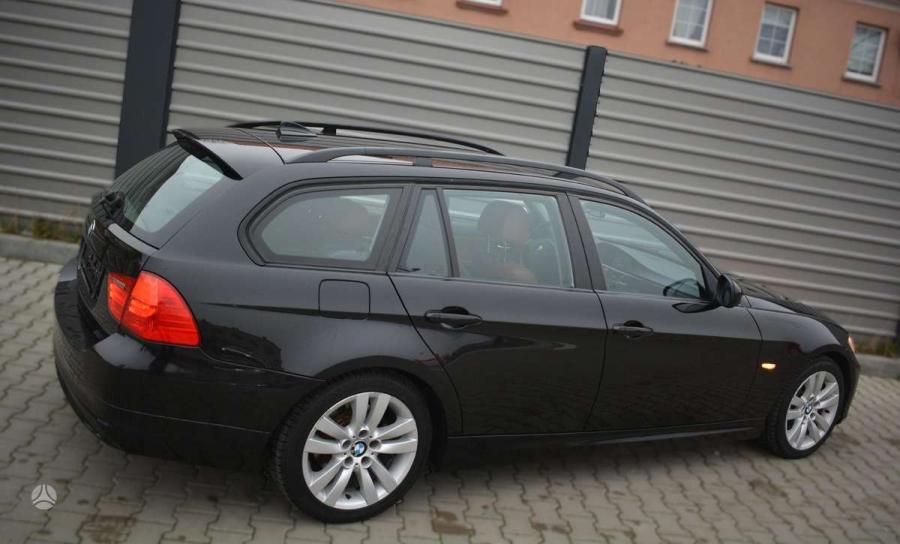 Melns BMW 320 2010 Klaipėda, ar dzinēja tilpumu 2.00 L un nobraukumu 210 tūkst. km par 5650 €, foto 3 vietnē AUTOMOTO.COM.LV