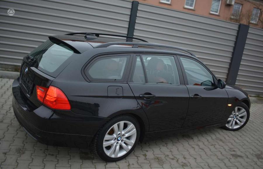 Melns BMW 320 2010 Klaipėda, ar dzinēja tilpumu 2.00 L un nobraukumu 210 tūkst. km par 5650 €, foto 33 vietnē AUTOMOTO.COM.LV
