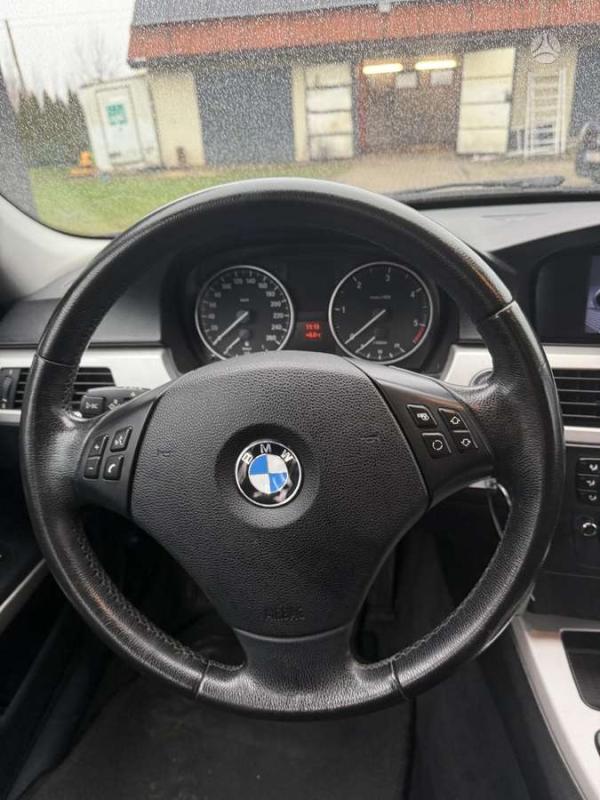 Melns BMW 320 2010 Kauņa, ar dzinēja tilpumu 2.00 L un nobraukumu 330 tūkst. km par 4000 €, foto 8 vietnē AUTOMOTO.COM.LV