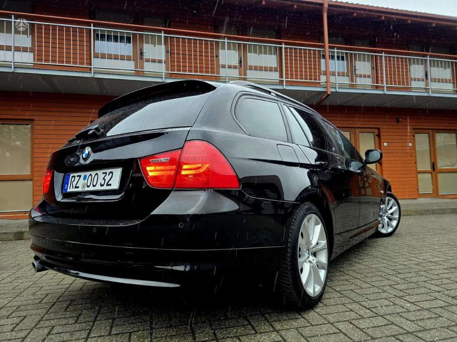 Black BMW 320 2010 in Marijampole, with an engine capacity of 2.00 L and mileage of 318 thousand km for 4200 €, photo 6 on AUTOMOTO.COM.LV