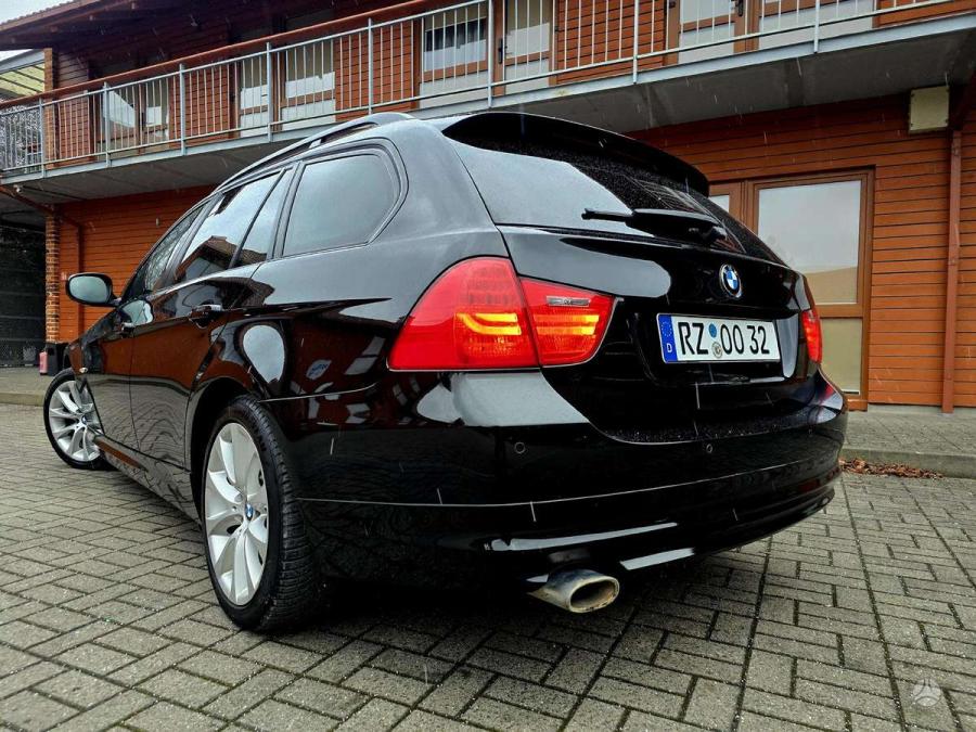 Black BMW 320 2010 in Marijampole, with an engine capacity of 2.00 L and mileage of 318 thousand km for 4200 €, photo 8 on AUTOMOTO.COM.LV