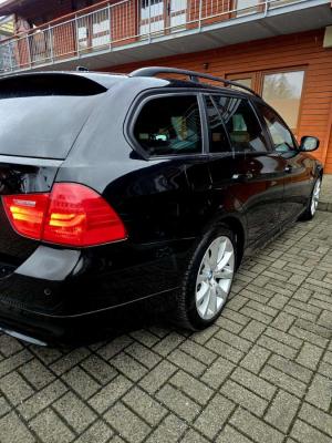 Black BMW 320 2010 in Marijampole, with an engine capacity of 2.00 L and mileage of 318 thousand km for 4200 €, photo 11 on AUTOMOTO.COM.LV