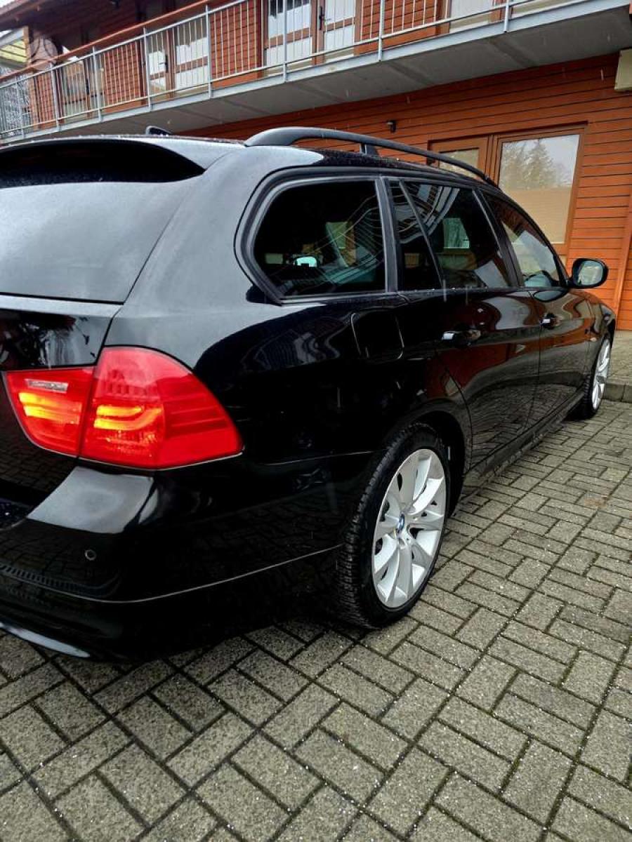 Black BMW 320 2010 in Marijampole, with an engine capacity of 2.00 L and mileage of 318 thousand km for 4200 €, photo 11 on AUTOMOTO.COM.LV