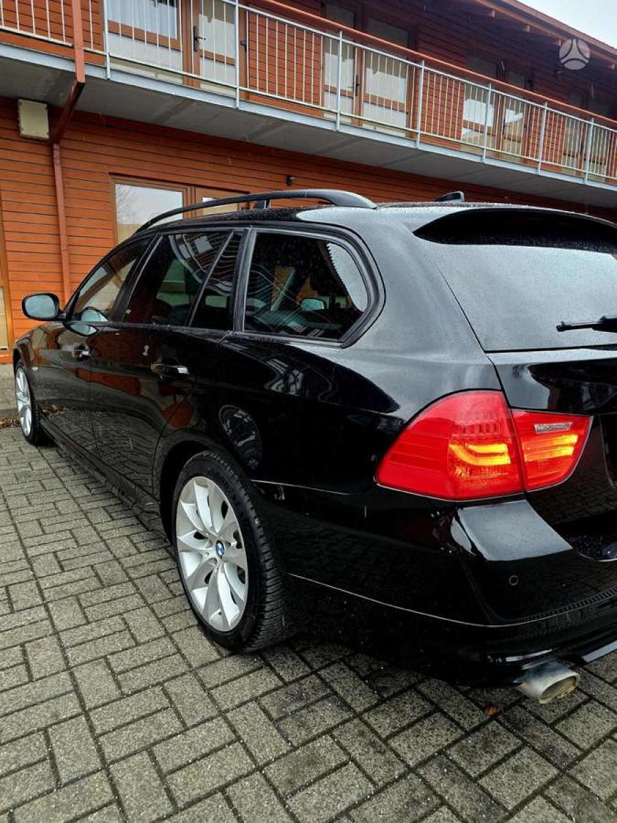 Black BMW 320 2010 in Marijampole, with an engine capacity of 2.00 L and mileage of 318 thousand km for 4200 €, photo 12 on AUTOMOTO.COM.LV