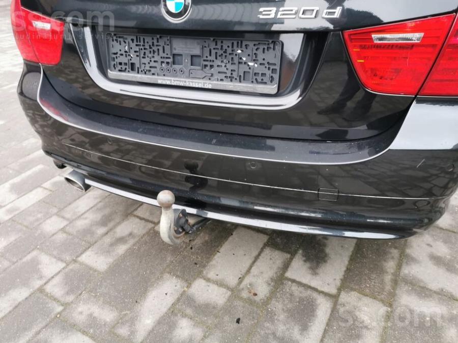 Melns BMW 320 2010 Rīga, ar dzinēja tilpumu 2.00 L un nobraukumu 293 tūkst. km par 5550 €, foto 24 vietnē AUTOMOTO.COM.LV