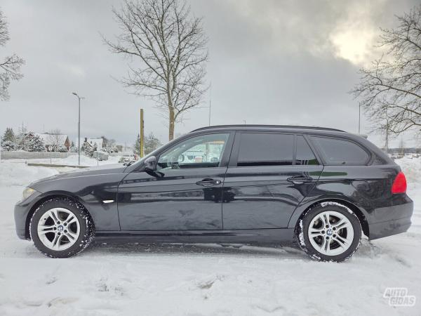 Black BMW 320 2010 in Plunge, with an engine capacity of 2.00 L and mileage of 351 thousand km for 5450 €, photo 2 on AUTOMOTO.COM.LV