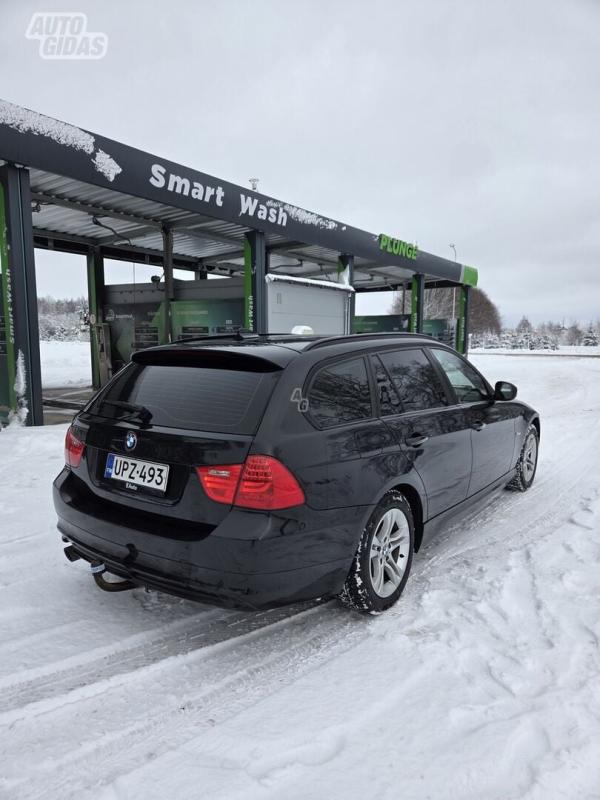 Black BMW 320 2010 in Plunge, with an engine capacity of 2.00 L and mileage of 351 thousand km for 5450 €, photo 5 on AUTOMOTO.COM.LV