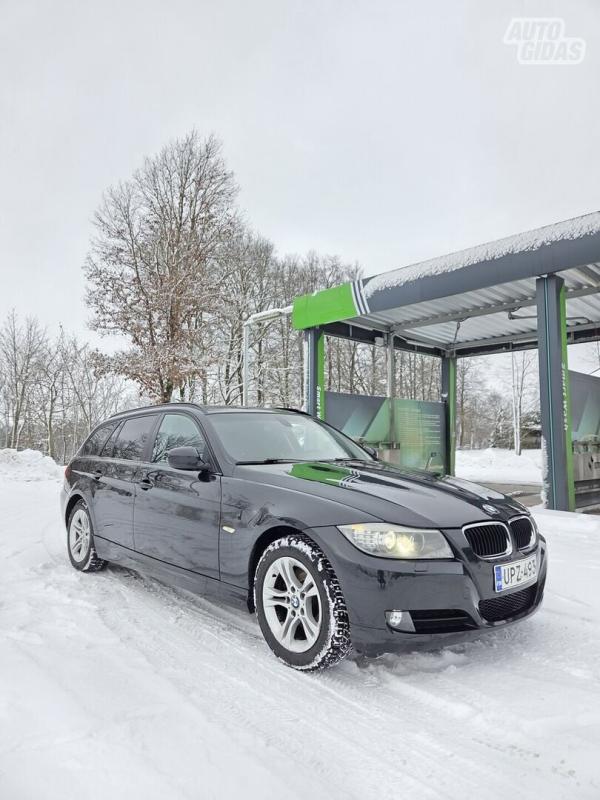 Black BMW 320 2010 in Plunge, with an engine capacity of 2.00 L and mileage of 351 thousand km for 5450 €, photo 7 on AUTOMOTO.COM.LV