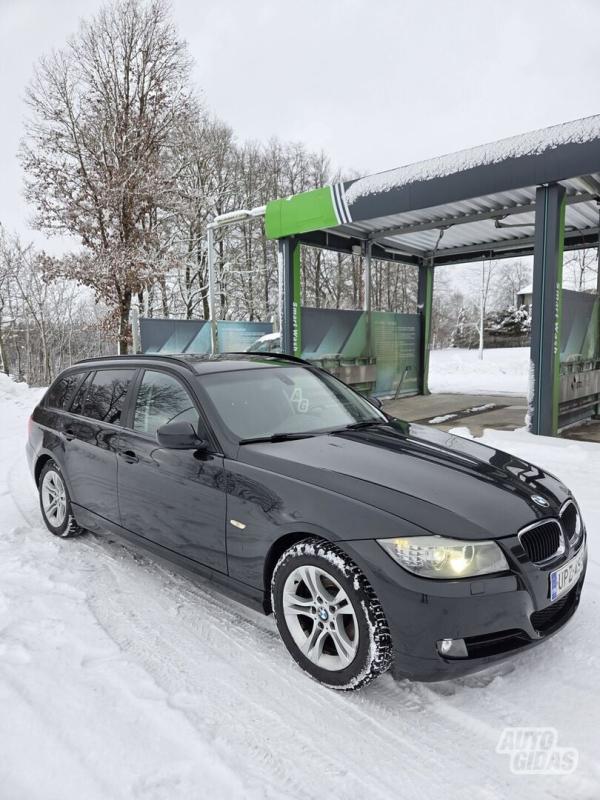 Black BMW 320 2010 in Plunge, with an engine capacity of 2.00 L and mileage of 351 thousand km for 5450 €, photo 8 on AUTOMOTO.COM.LV