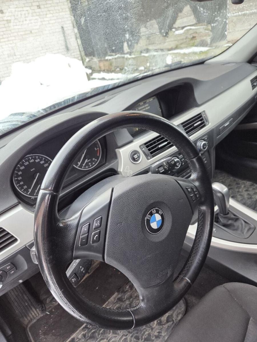 Melns BMW 320 2010 Plungė, ar dzinēja tilpumu 2.00 L un nobraukumu 351 tūkst. km par 5450 €, foto 16 vietnē AUTOMOTO.COM.LV