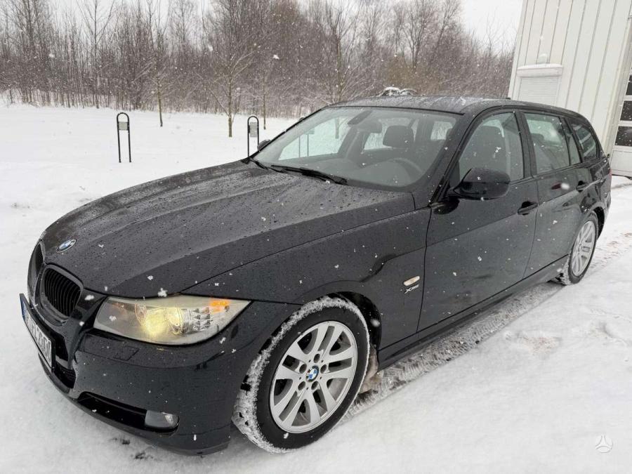 Black BMW 320 2010 in Panevezys, with an engine capacity of 2.00 L and mileage of 236 thousand km for 4200 €, photo 1 on AUTOMOTO.COM.LV
