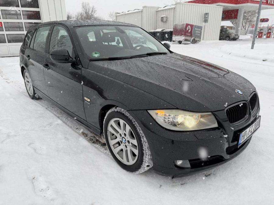 Black BMW 320 2010 in Panevezys, with an engine capacity of 2.00 L and mileage of 236 thousand km for 4200 €, photo 2 on AUTOMOTO.COM.LV