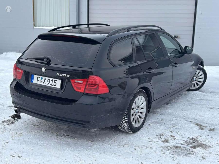 Black BMW 320 2010 in Siauliai, with an engine capacity of 2.00 L and mileage of 280 thousand km for 3100 €, photo 4 on AUTOMOTO.COM.LV