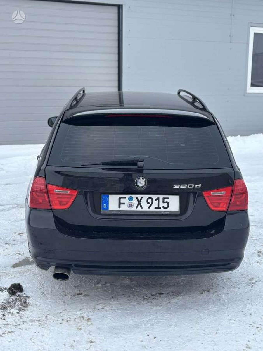 Black BMW 320 2010 in Siauliai, with an engine capacity of 2.00 L and mileage of 280 thousand km for 3100 €, photo 5 on AUTOMOTO.COM.LV
