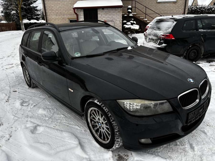 Black BMW 320 2010 in Panevezys, with an engine capacity of 2.00 L and mileage of 253 thousand km for 4399 €, photo 3 on AUTOMOTO.COM.LV