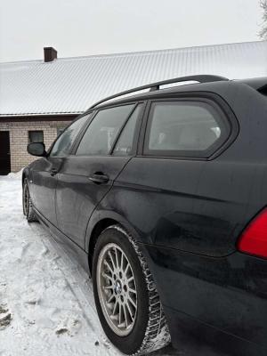 Black BMW 320 2010 in Panevezys, with an engine capacity of 2.00 L and mileage of 253 thousand km for 4399 €, photo 7 on AUTOMOTO.COM.LV