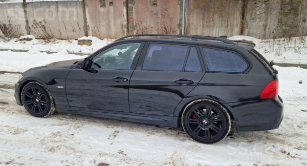 Melns BMW 320 2010 Jelgava, ar dzinēja tilpumu 2.00 L un nobraukumu 267 tūkst. km par 6300 €, foto 4 vietnē AUTOMOTO.COM.LV