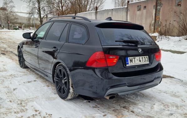 Melns BMW 320 2010 Jelgava, ar dzinēja tilpumu 2.00 L un nobraukumu 267 tūkst. km par 6300 €, foto 5 vietnē AUTOMOTO.COM.LV