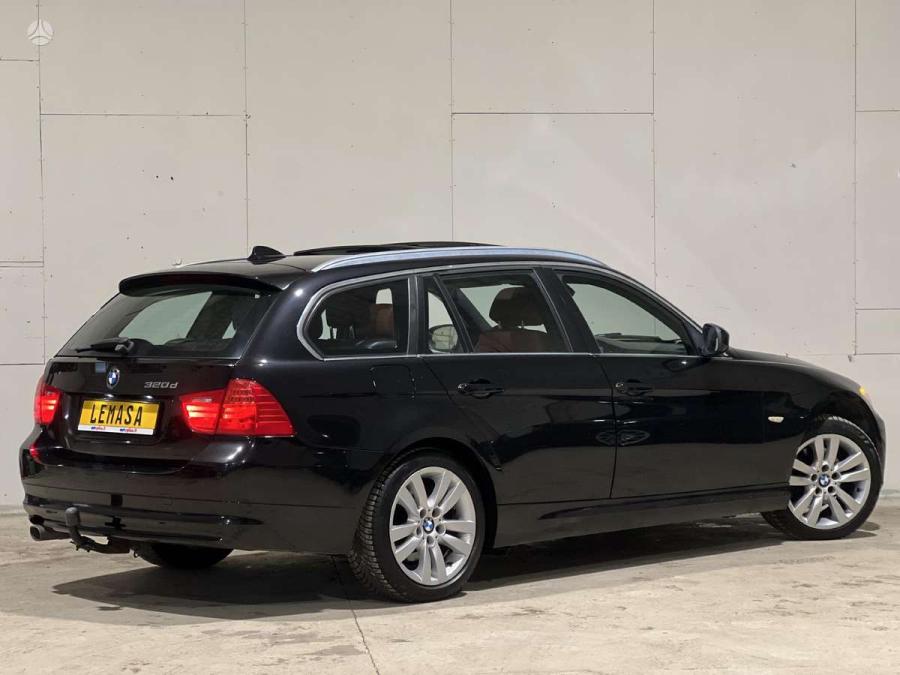 Black BMW 320 2010 in Klaipeda, with an engine capacity of 2.00 L and mileage of 392 thousand km for 4999 €, photo 27 on AUTOMOTO.COM.LV