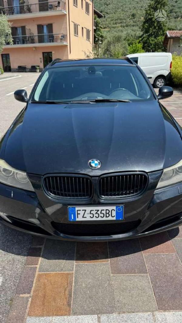 Melns BMW 320 2010 Kauņa, ar dzinēja tilpumu 2.00 L un nobraukumu 230 tūkst. km par 2400 €, foto 1 vietnē AUTOMOTO.COM.LV