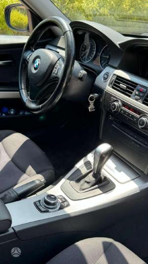 Black BMW 320 2010 in Kaunas, with an engine capacity of 2.00 L and mileage of 230 thousand km for 2400 €, photo 9 on AUTOMOTO.COM.LV