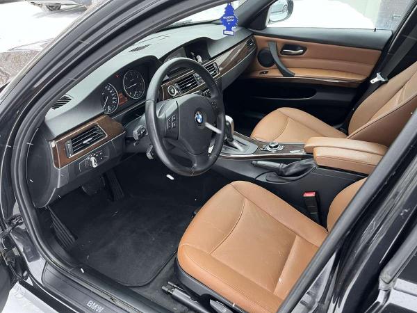 Black BMW 320 2010 in Kaunas, with an engine capacity of 2.00 L and mileage of 275 thousand km for 4500 €, photo 7 on AUTOMOTO.COM.LV