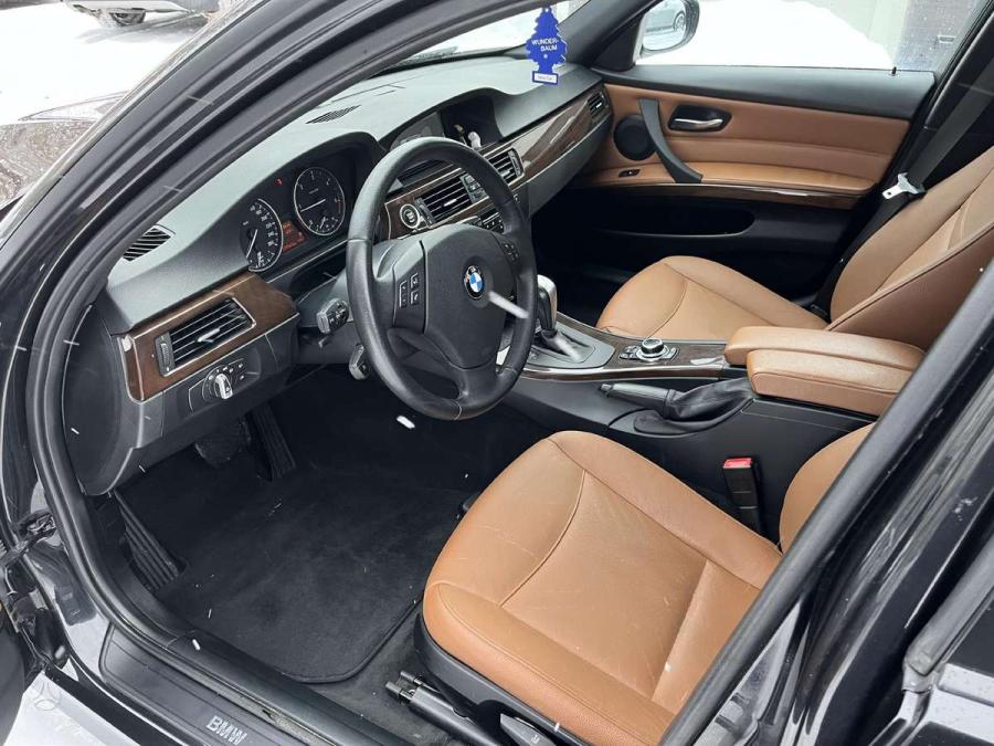Black BMW 320 2010 in Kaunas, with an engine capacity of 2.00 L and mileage of 275 thousand km for 4500 €, photo 7 on AUTOMOTO.COM.LV