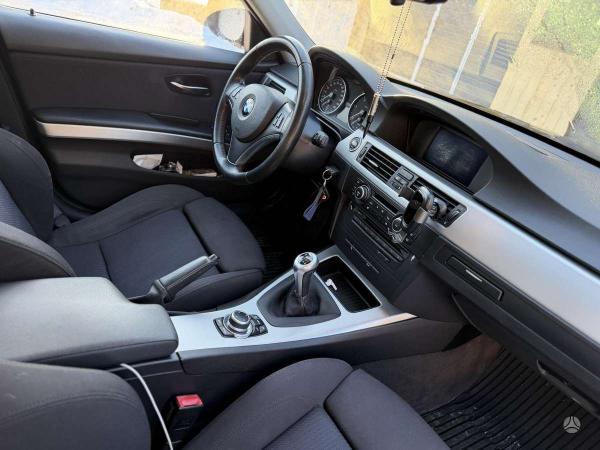 Melns BMW 320 2010 Kazlų Rūda, ar dzinēja tilpumu 2.00 L un nobraukumu 275 tūkst. km par 3950 €, foto 7 vietnē AUTOMOTO.COM.LV